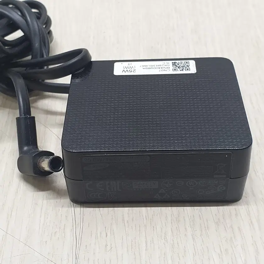 SAMSUNG | 삼성 Samsung Monitor Adapter BN44-00989A. 14V 1.78A on Bunjang ...