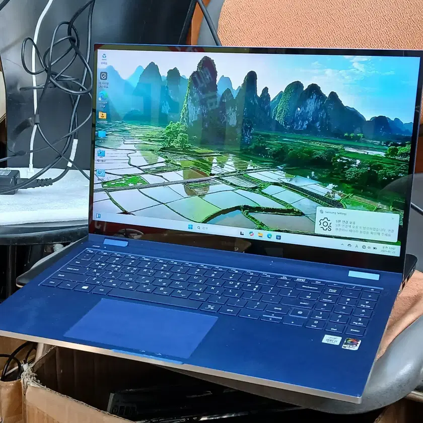 NT950QCG TOUCH SCREEN Laptop on Bunjang Global Site.