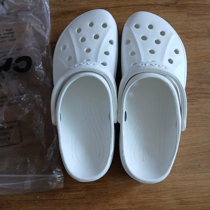 CROCS | 크록스 Crocs Bayaband White 270 (fits 275) on Bunjang Global Site.