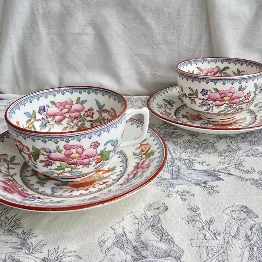 1900s Hand-Painted Cauldron Teacup Set on Bunjang Global Site.