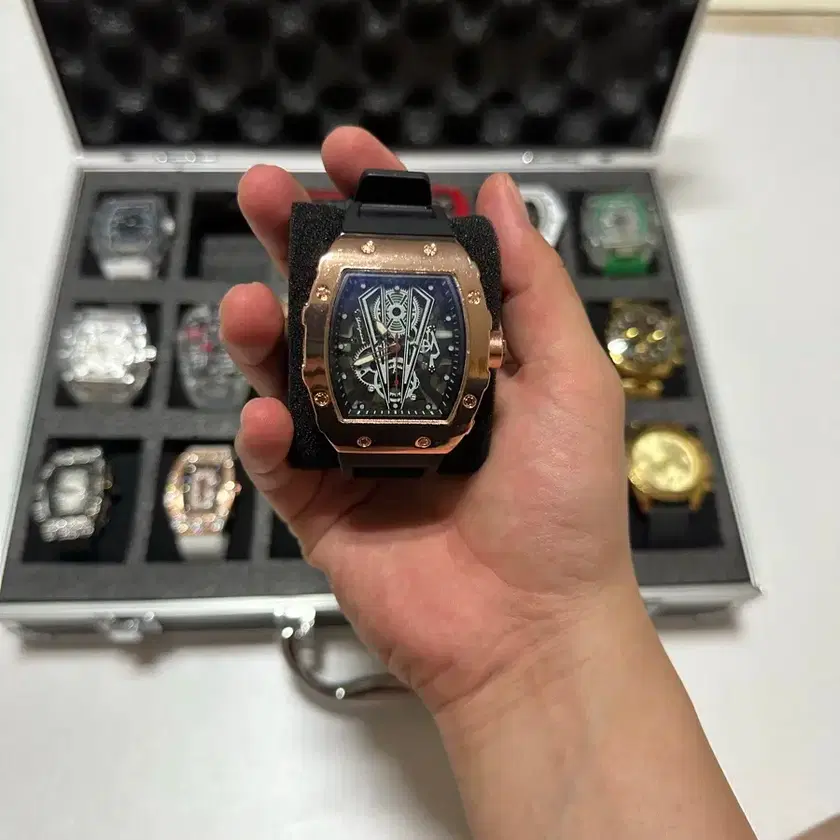 Gold Richard Watch on Bunjang Global Site.
