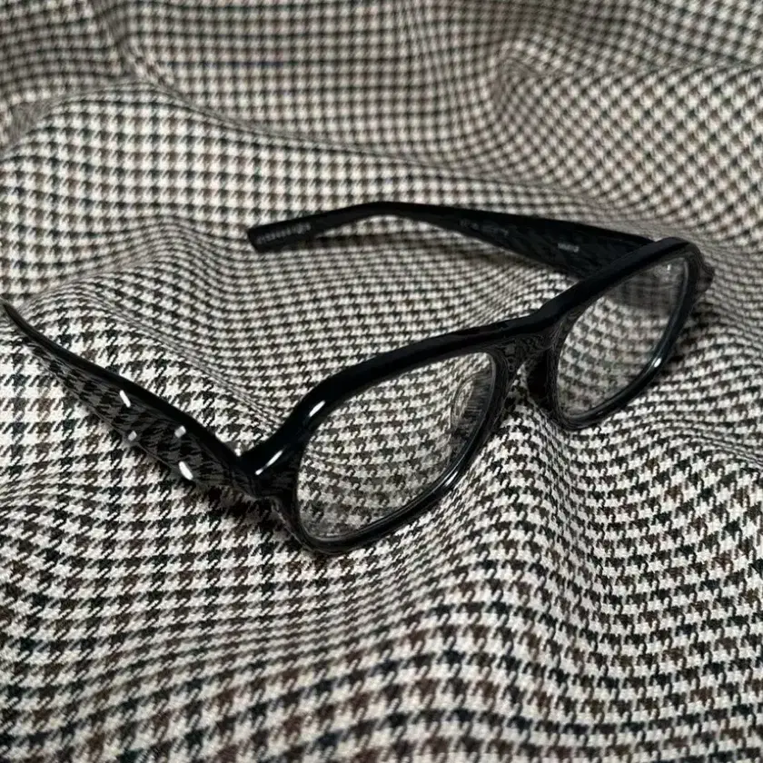 Gentle Monster X Maison Margiela MM113 on Bunjang Global Site.