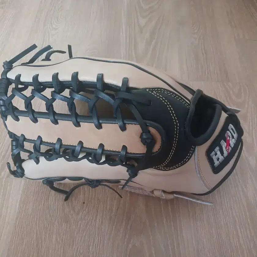 Left-Handed Throw Baseball Glove #야구글러브,#좌투 on Bunjang Global Site.