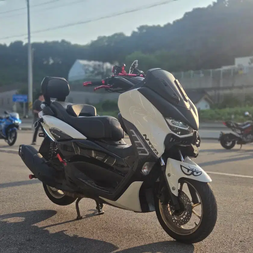 YAMAHA | 야마하 야마하 nmax125 22년식 우퍼 등 받이 셋팅 차량 저렴히 판매합니다 #nmax풀튜닝,#pcx125풀튜닝 on Bunjang Global Site.