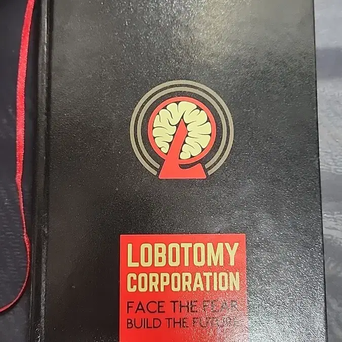 Lobotomy Artbook #로보토미 on Bunjang Global Site.