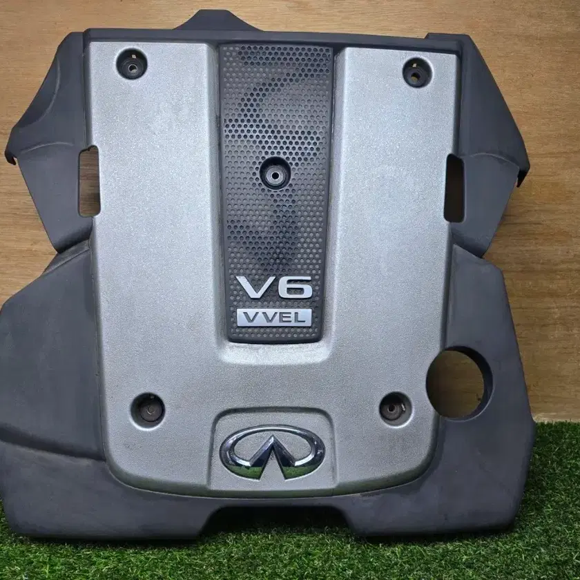 Infiniti G37 engine room cover on Bunjang Global Site.