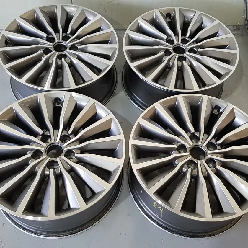 Equus Turbine 18-inch genuine wheels, trade-in sell for 200,000 KRW on ...