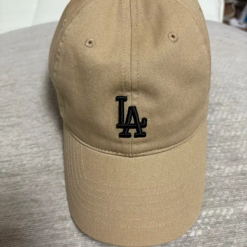 MLB Beige Hat on Bunjang Global Site.