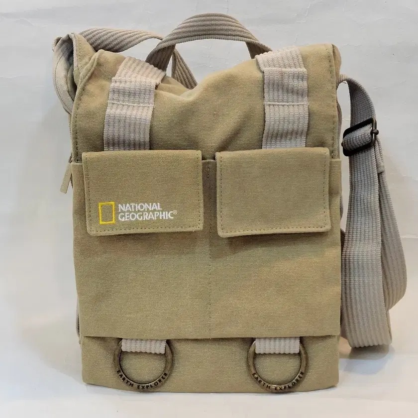 NATIONAL GEOGRAPHIC Bag on Bunjang Global Site.