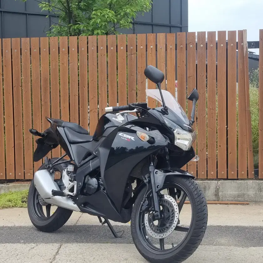 Honda cbr125r 2012 / Black Horse / 30,000 km / minor tuning / urgent ...