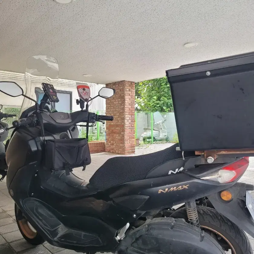 I want to trade my 2022 Nmax125 with 50,000km for a cruiser. on Bunjang Global Site.