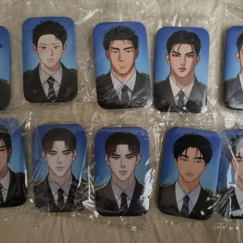 A Bright Le Bom ID Photo Can Badge Bulk on Bunjang Global Site.