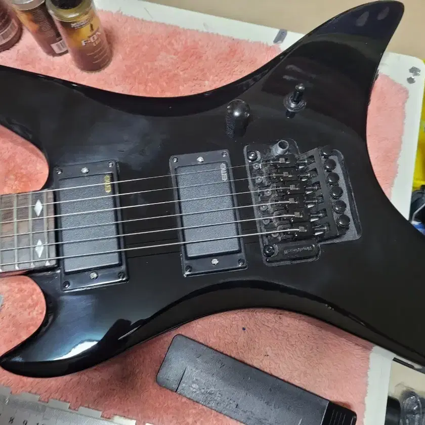 Heavy Shape Electric Guitar on Bunjang Global Site.