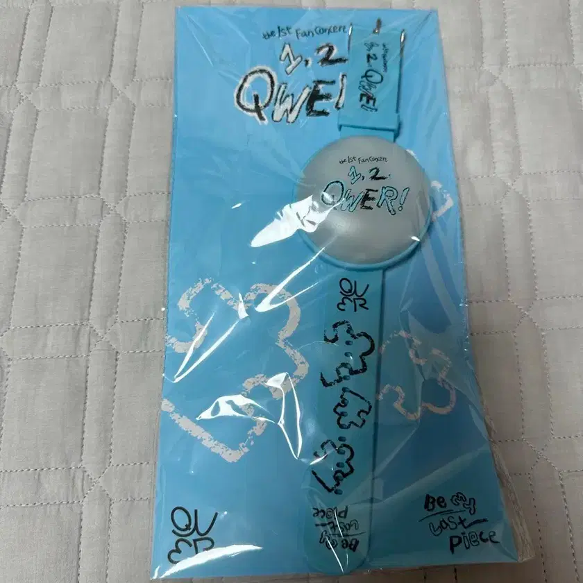 QWER | 큐더블유이알 qwer First Concert Fan Con Light Band sealed on Bunjang ...