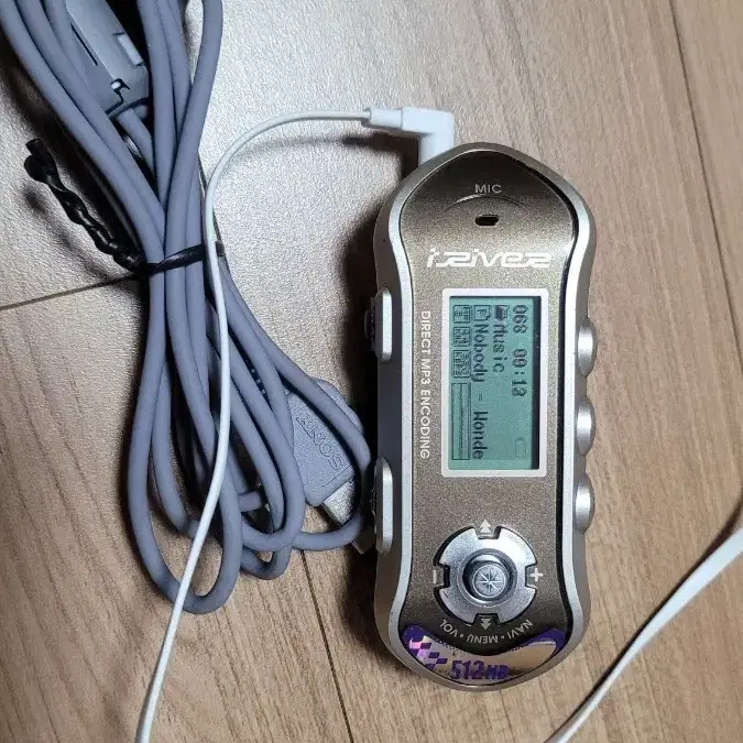 IRIVER | 아이리버 Iriver Wireless MP3 Player ifp-395T 512MB, Good Condition ...