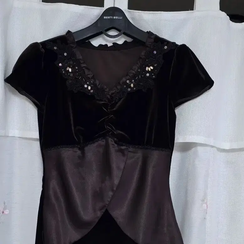 Besti Belli Inner Blouse on Bunjang Global Site.