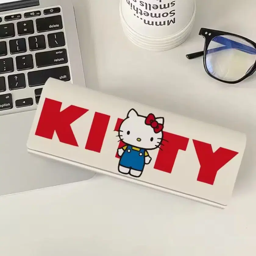 Hello Kitty Eyeglass Case #헬로키티,#안경케이스 on Bunjang Global Site.