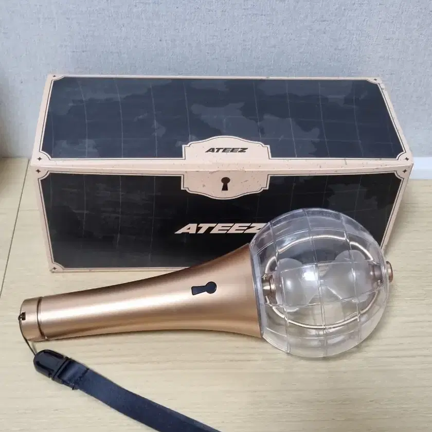 ATEEZ | 에이티즈 Ateez Lightiny lightstick on Bunjang Global Site.
