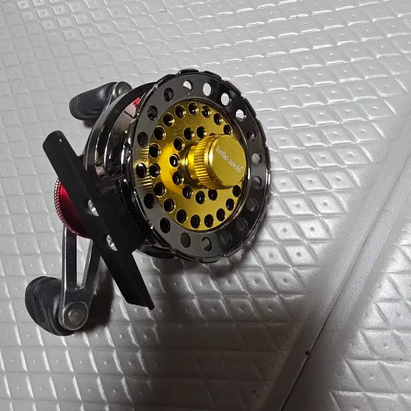 Hello Reels Fly Reel on Bunjang Global Site.