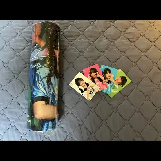 QWER | 큐더블유이알 QWER FC Online Photocard Desk Mat (Not for sale) on Bunjang Global Site.