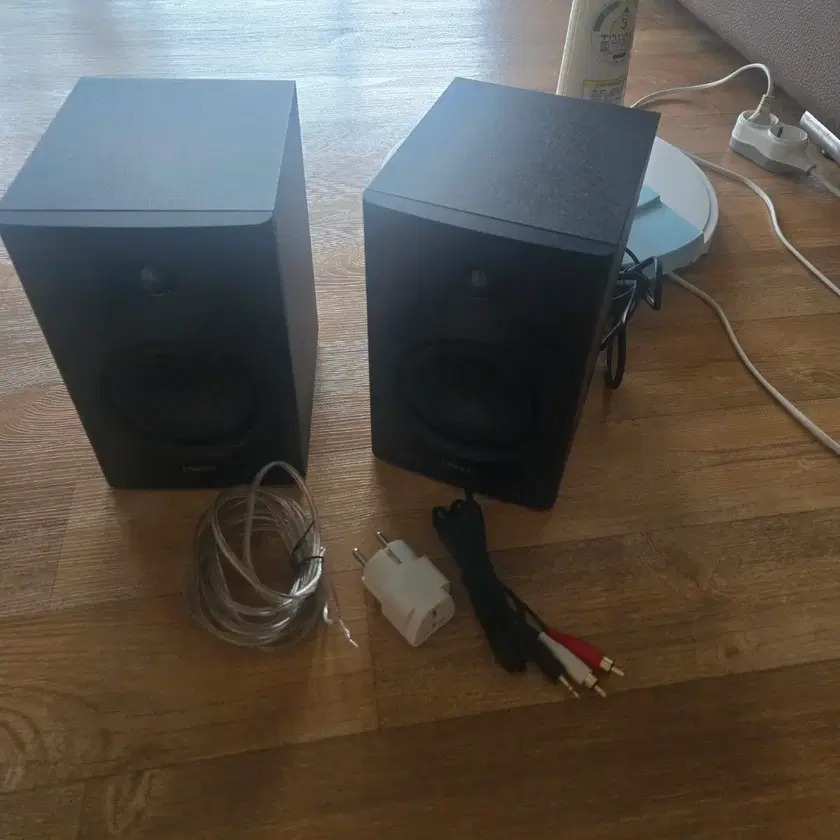 Edifier MR4 for sale on Bunjang Global Site.