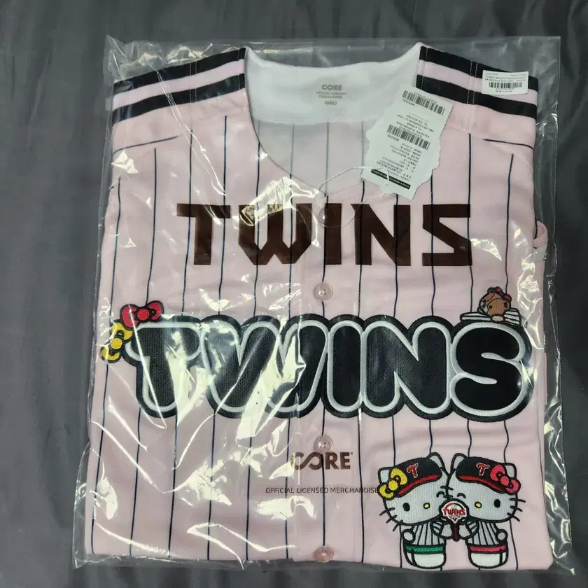 (95) LG Twins Hello Kitty Pink Black Nomaking Uniform on Bunjang Global ...