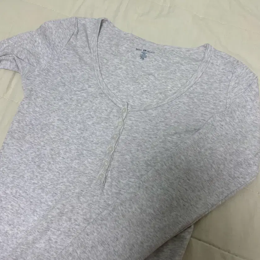 Brandy Melville gray long-sleeve henry neck t-shirt on Bunjang Global Site.