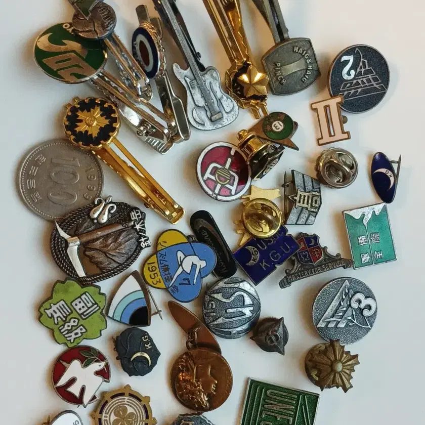 Japanese modern period badges, tie pins, total 35 pieces bulk #휘당,#벳지 ...