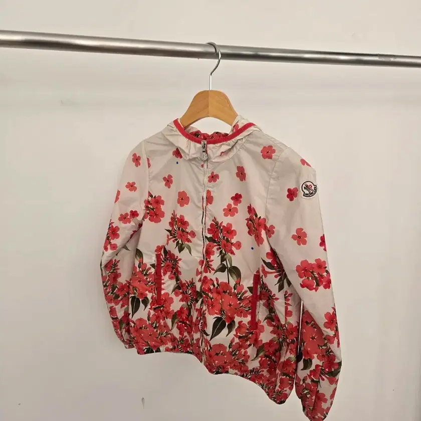MONCLER | 몽클레어 Moncler Flower Pattern Jacket (Kids) #몽클레어 on Bunjang ...