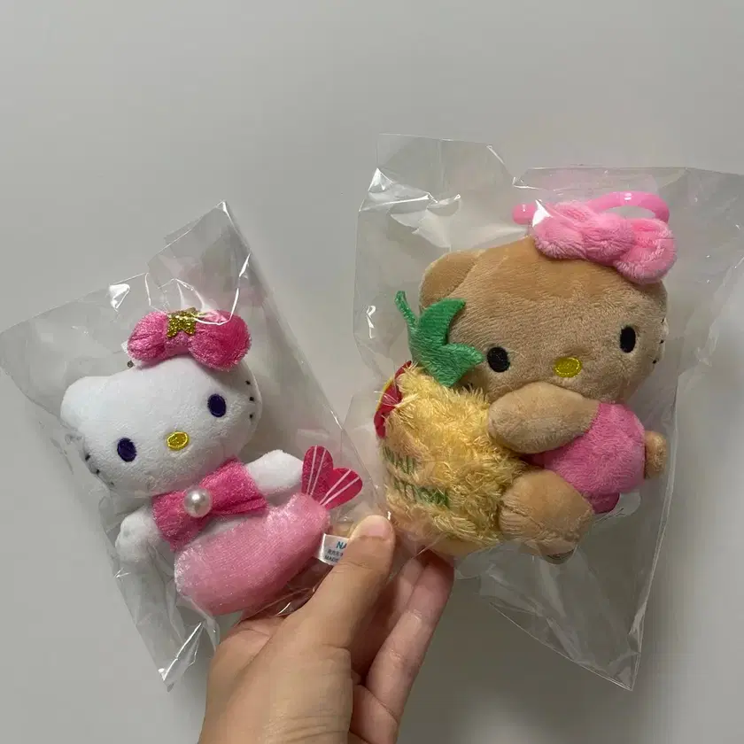 HELLO KITTY | 헬로키티 (Until 9/14) Hello Kitty Hawaii Tanning Kitty ...