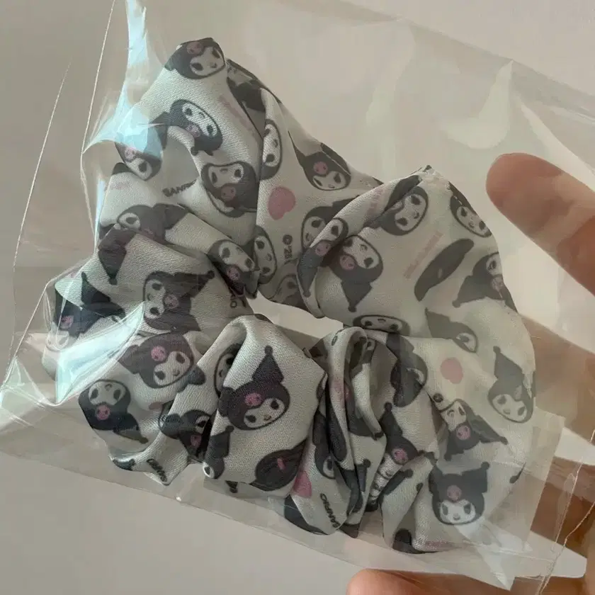 Toe & Toe Kuromi Scrunchie Intestine Hair Tie #산리오,#쿠로미,#토앤토쿠로미,#토앤토산리오 ...