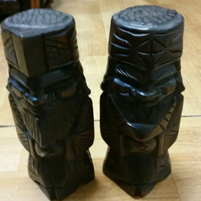 Foreign wood carving set on Bunjang Global Site.