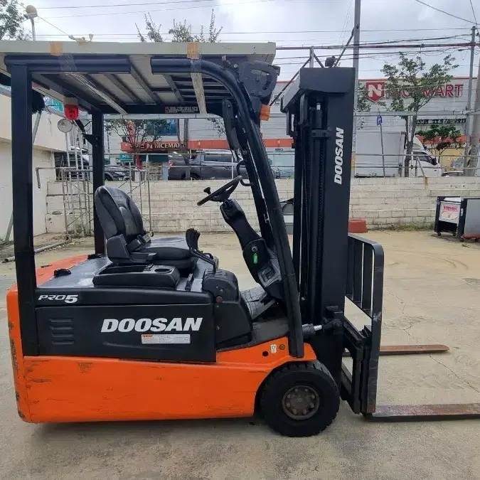 Doosan) 1.8 Ton 3-Wheel Electric Forklift B18T-5 / PRO5 for sell #삼륜지게차 ...