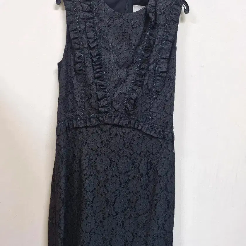 Maggin Night Bridge Black Lace Ruffle Sleeveless Onepiece on Bunjang ...