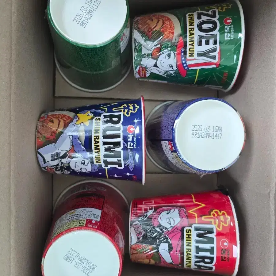 K-pop Demon Hunters Cup Noodles Shin Ramyun 6-pack on Bunjang Global Site.