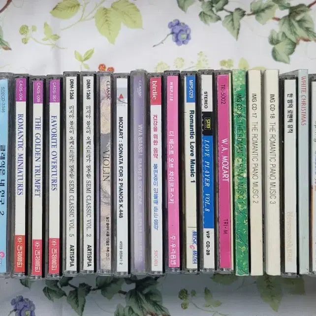 Collection of 30 Classic CDs #시디,#오디오,#클래식,#cd,#음반 on Bunjang Global Site.