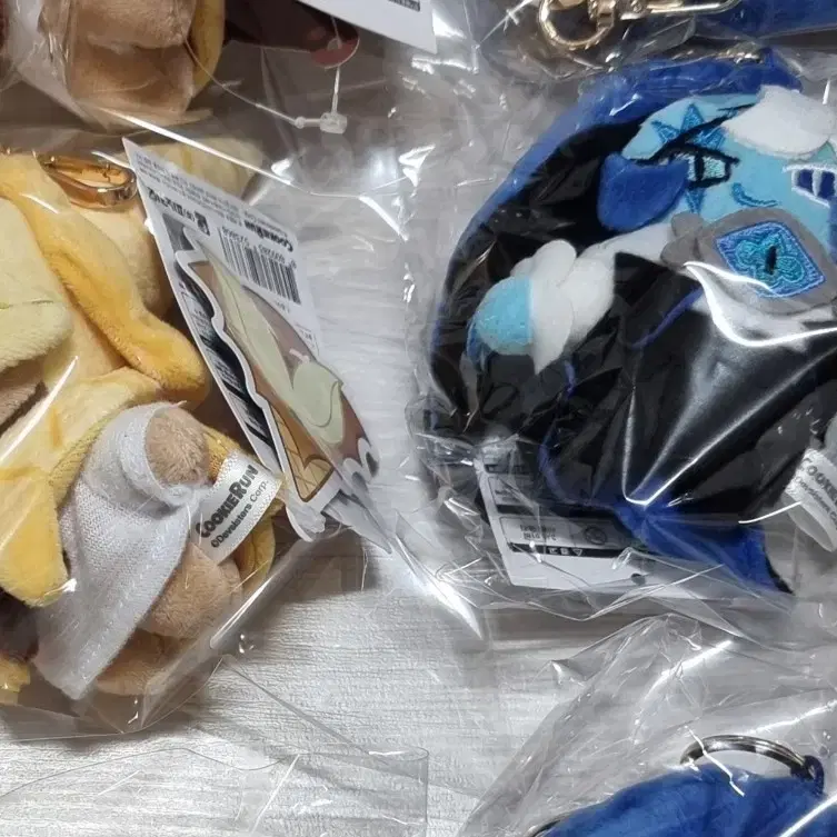 Cookie Run Kingdom Pure Vanilla + Shadow Milk Keyring Doll Pupa Shemil ...
