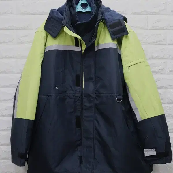 Men's 105 (XL) Winter Work Clothes, Waterproof, Reflective Strip ...