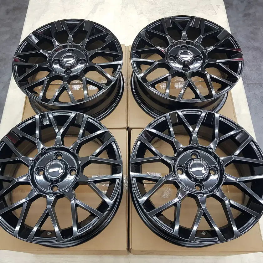 Selling 15-inch new aftermarket mesh Revenge wheels, gloss black, PCD ...
