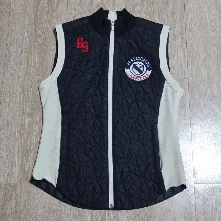 Pearly Gates Golf Lightweight Padded Vest 55 on Bunjang Global Site.