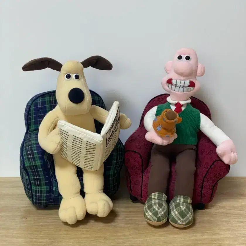 Wallace and Gromit sofa doll set bulk on Bunjang Global Site.