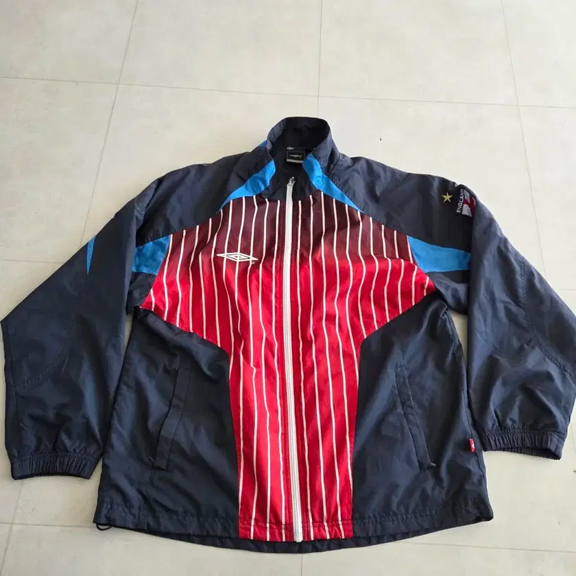 [105] Umbro England Track Top #엄브로,#잉글랜드,#트랙탑,#105 on Bunjang Global Site.
