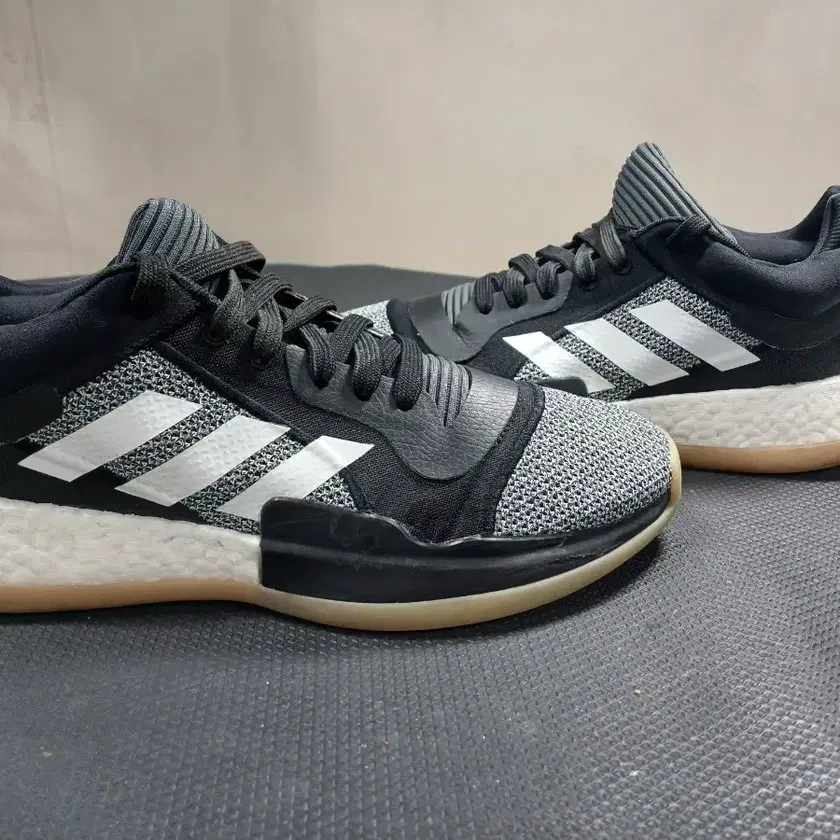 ADIDAS | 아디다스 Adidas Marquee Boost Low 260~265 on Bunjang Global Site.