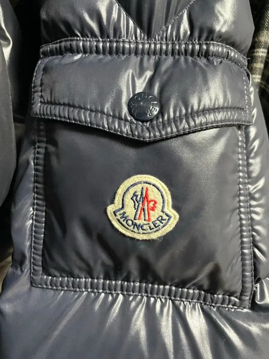 [2, 백화점판] 몽클레어 에크린스 유광 네이비 패딩 20~21fw | Buy from Bunjang via Kfriday Proxy