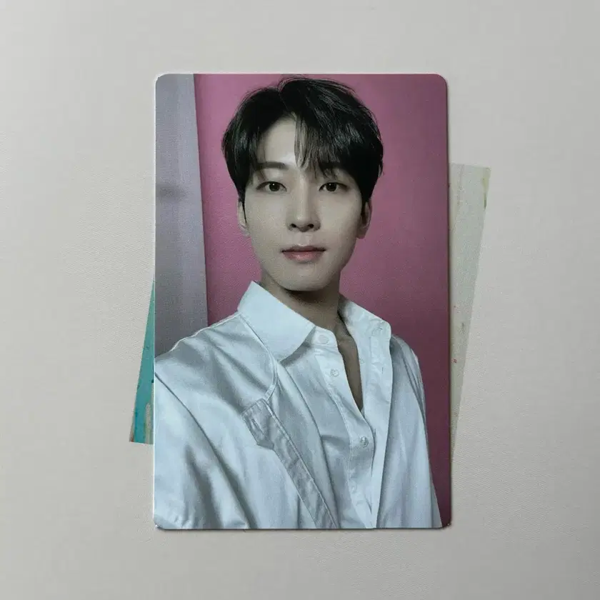 SEVENTEEN | 세븐틴 Seventeen Cafe Wonwoo TC Self-photo on Bunjang Global Site.