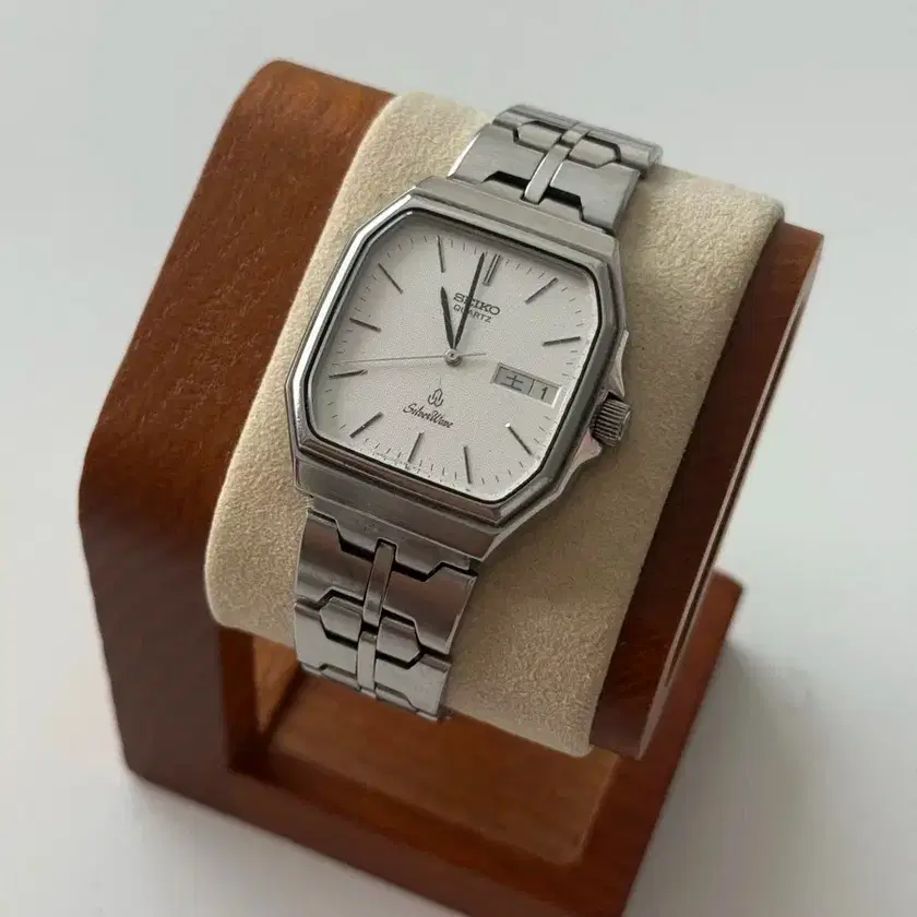 SEIKO | 세이코 Seiko Quartz Silver wave Day-Date Square on Bunjang Global ...