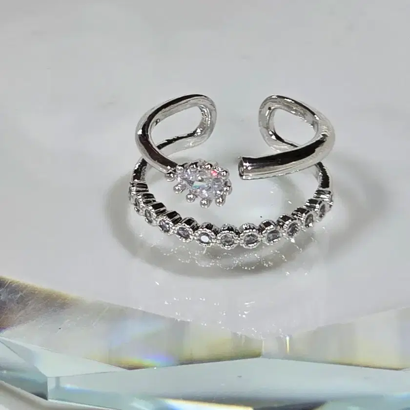 Two-line cubic ring on Bunjang Global Site.