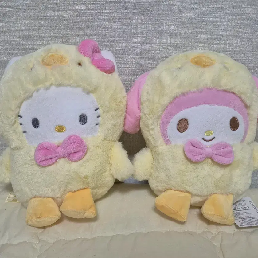 Sanrio Hello Kitty, My Melody Chick Costume Set on Bunjang Global Site.