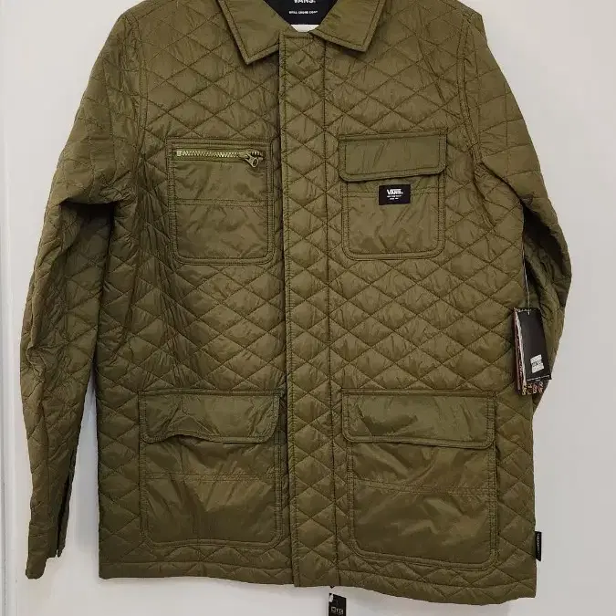 VANS | 반스 (New product) Vans quilting padded jacket on Bunjang Global Site.