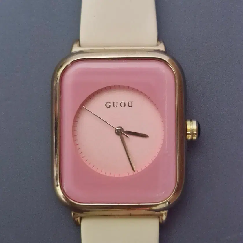 GUOU Women's Quartz Watch #GUOU,#여성,#쿼츠시계 on Bunjang Global Site.